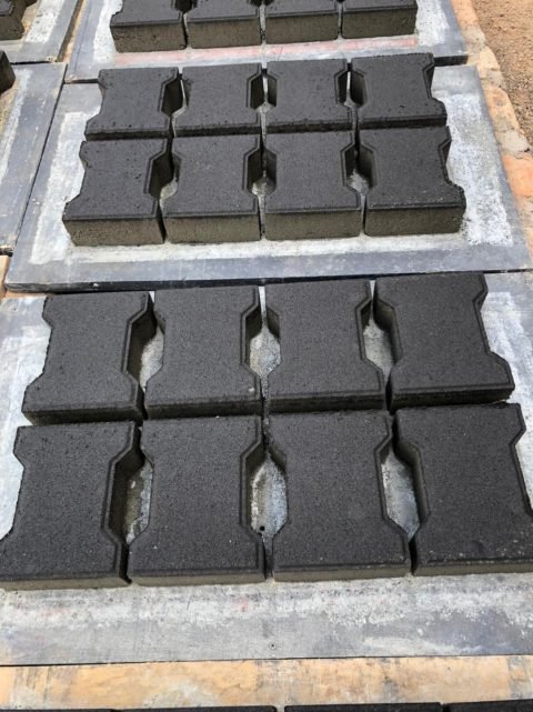 Double T Paver (200mm x 160 x 60mm) Hydraulic Press - Charcoal (36Pcs ...