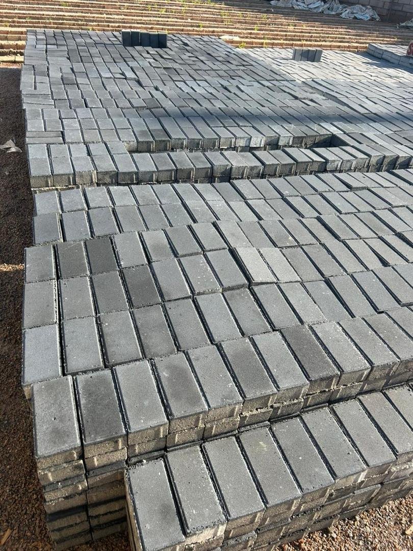 Rectagular Block Pavers (200mm x 100 x 60mm) Hydraulic press - Dark ...