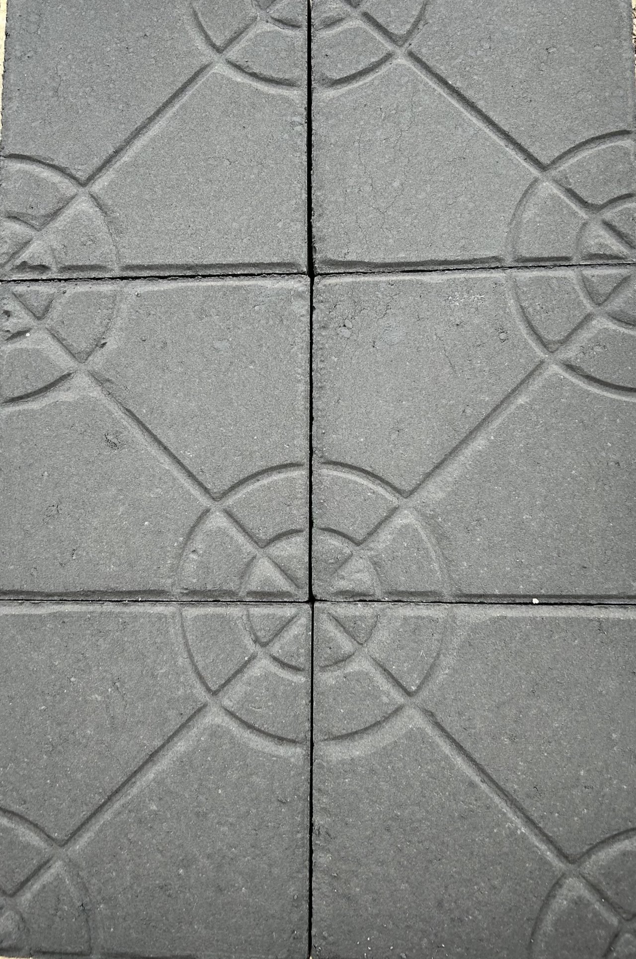 The Amazon Circular Paving slab 250 x 250 x 60mm -Carbon Gray ( 16Pcs ...