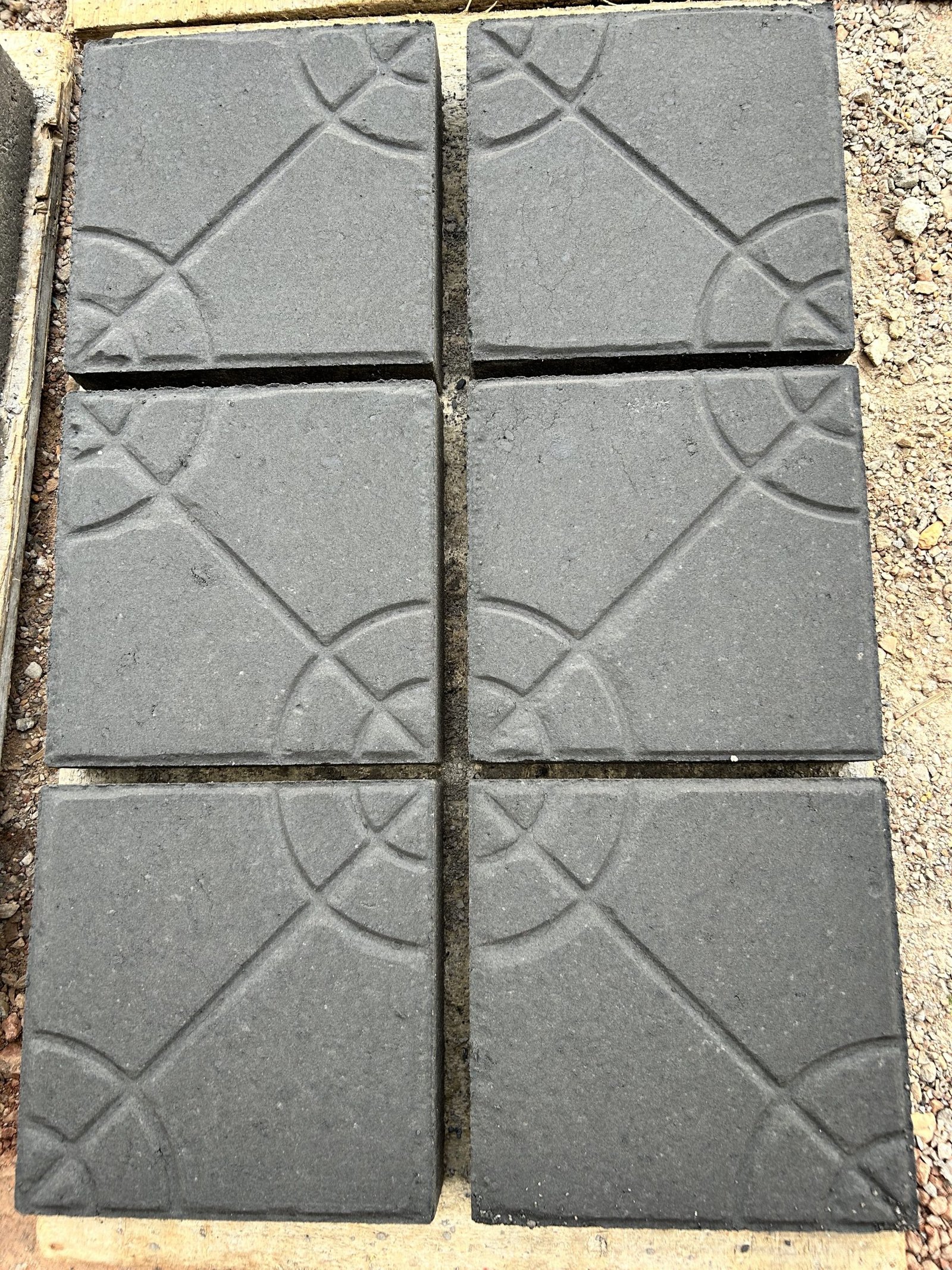 The Amazon Circular Paving slab 250 x 250 x 60mm -Carbon Gray ( 16Pcs ...