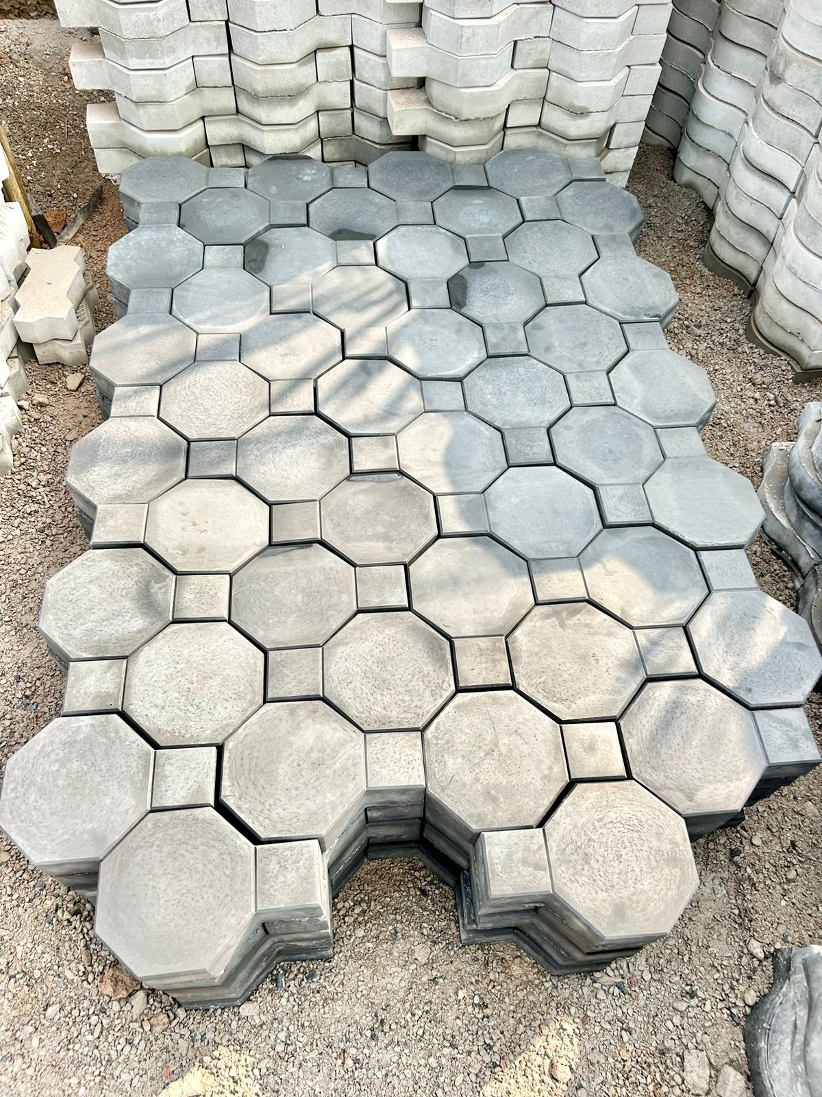 The MayBach Smart Paver (240 x 180 x 60mm)-Light Grey (30 Pcs/M2 ...