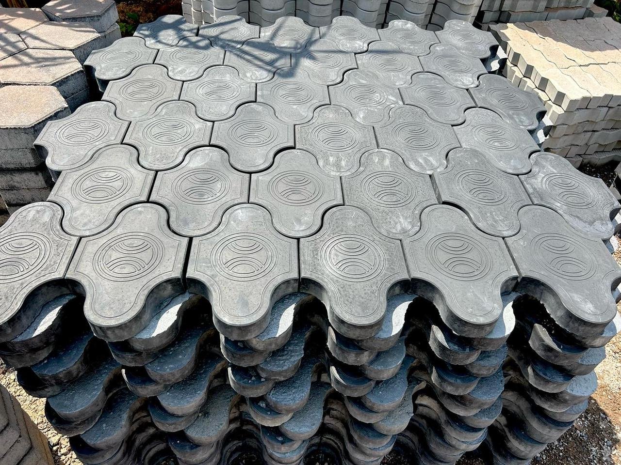 Twin Belly Smart Paver (300x200x50mm)-Black (25 Pcs/M2) SKU092 - iConic ...
