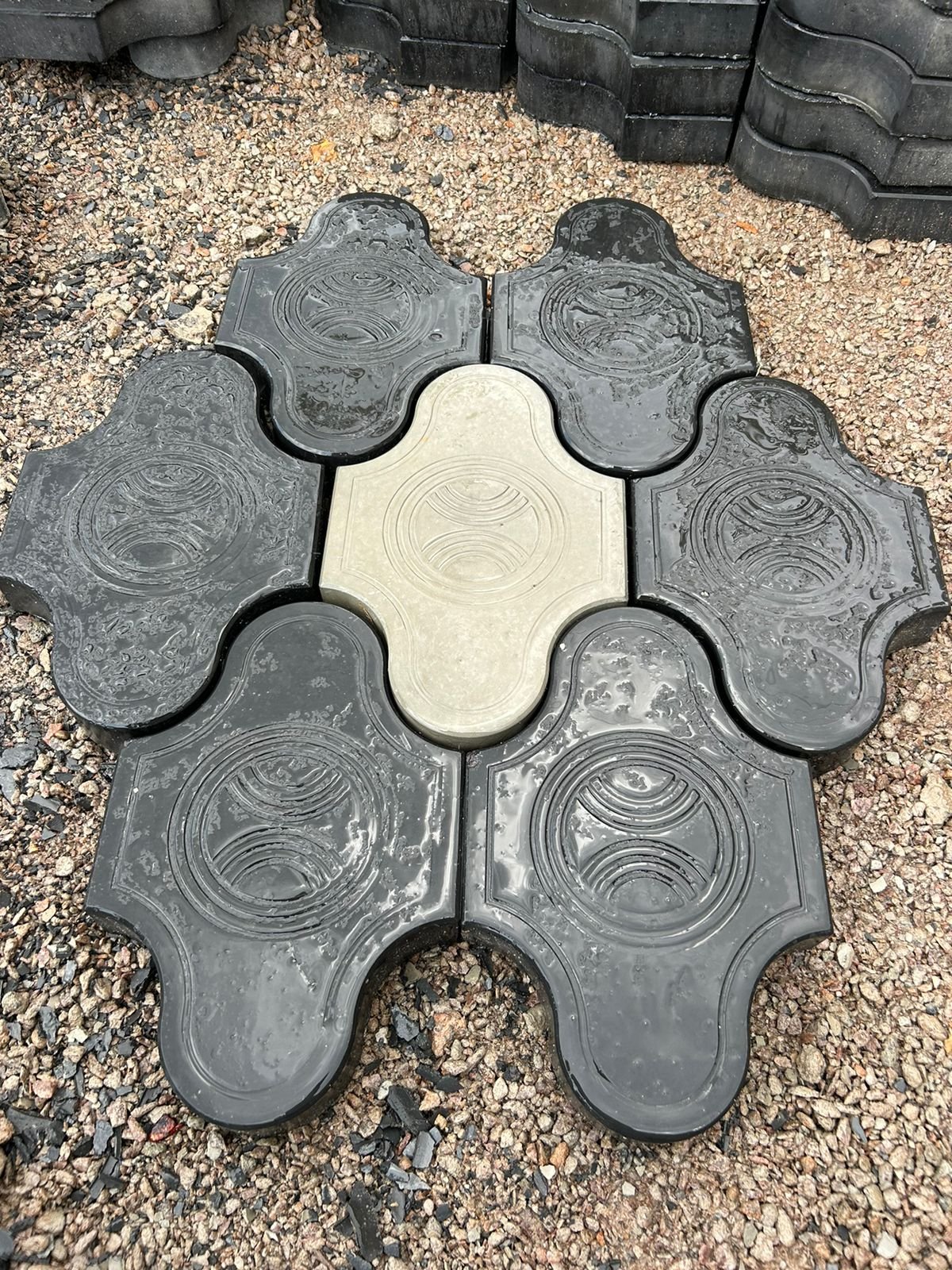 Twin Belly Smart Paver (300x200x50mm)-Black (25 Pcs/M2) SKU092 - iConic ...