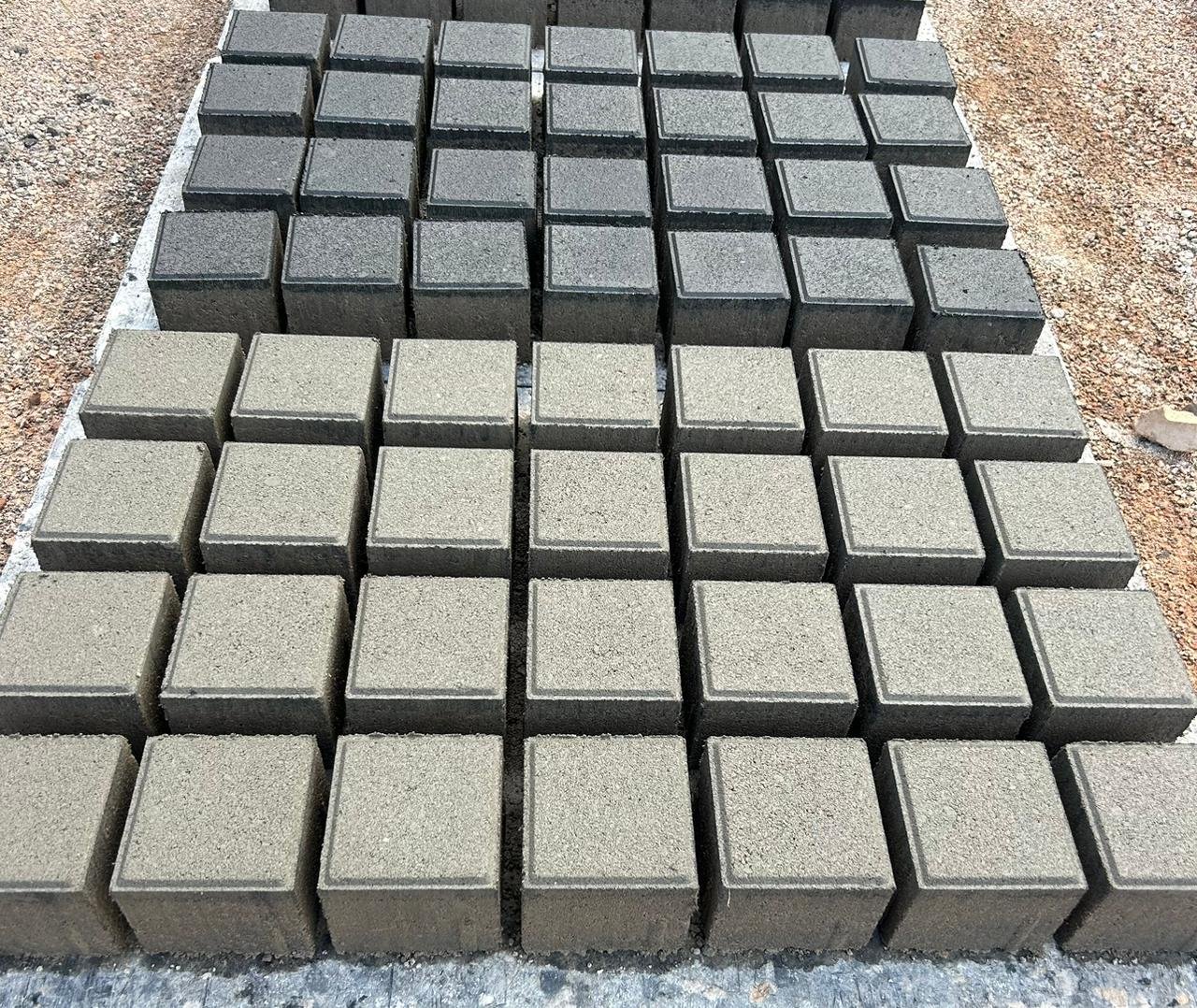 Heavy Duty Concrete Cobbles 100x100x80mm Grey (100PCs/M2) SKU0102 ...